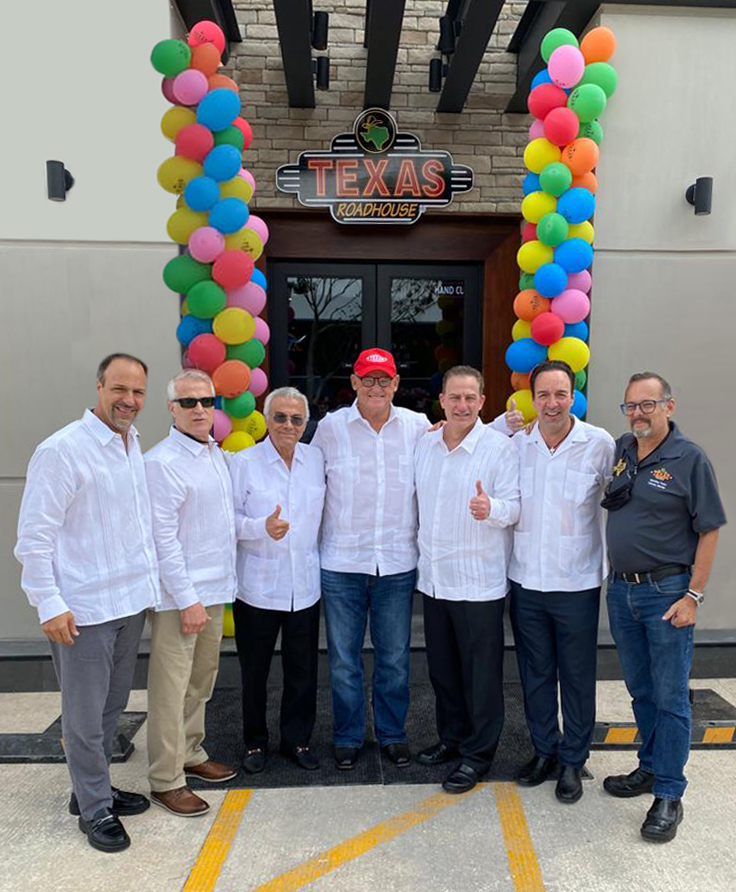 Inauguran nueva sucursal Texas Roadhouse Periférico Caucel - Plan b